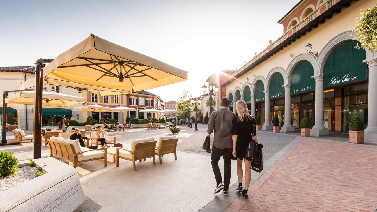 Shuttle Bus Designer Outlet Serravalle dari Milan dengan Banyak Pilihan ...