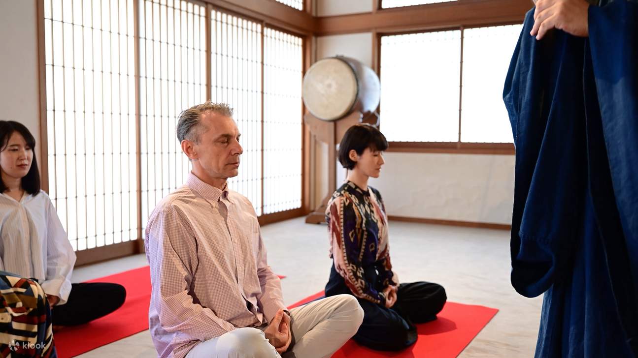 ”Tokyo Restaurant Bus" for Sightseeing With Lunch or Dinner in Tokyo ...