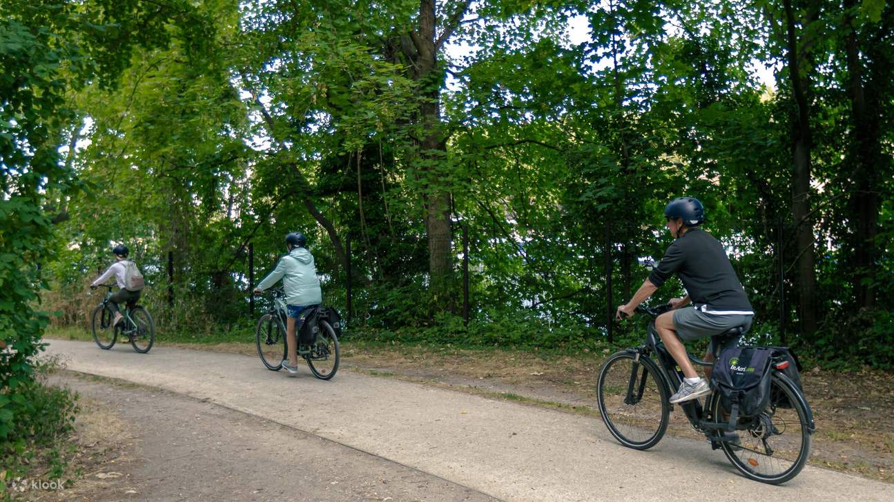 Versailles and Queen Hamlet E-bike tour in Paris - Klook