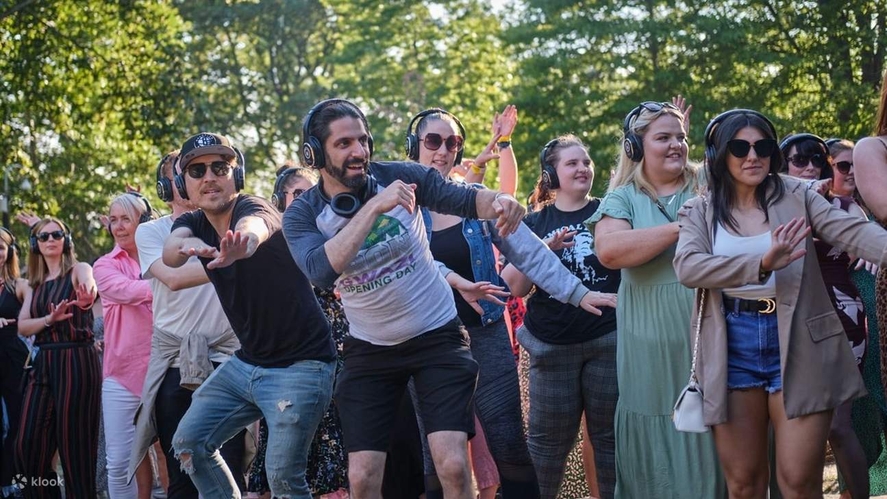 Silent disco adventure walking tour in Edinburgh - Klook Estados Unidos