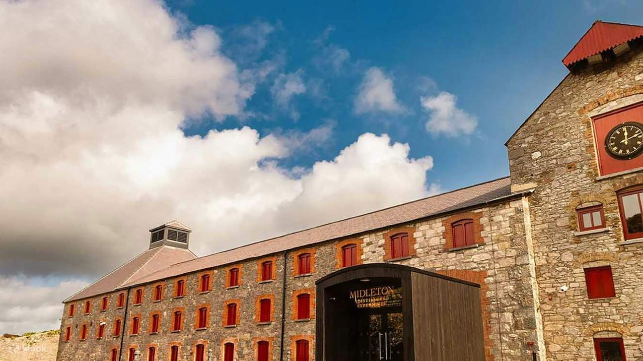 Midleton Distillery Experience tour dengan mencicipi wiski di Cork ...