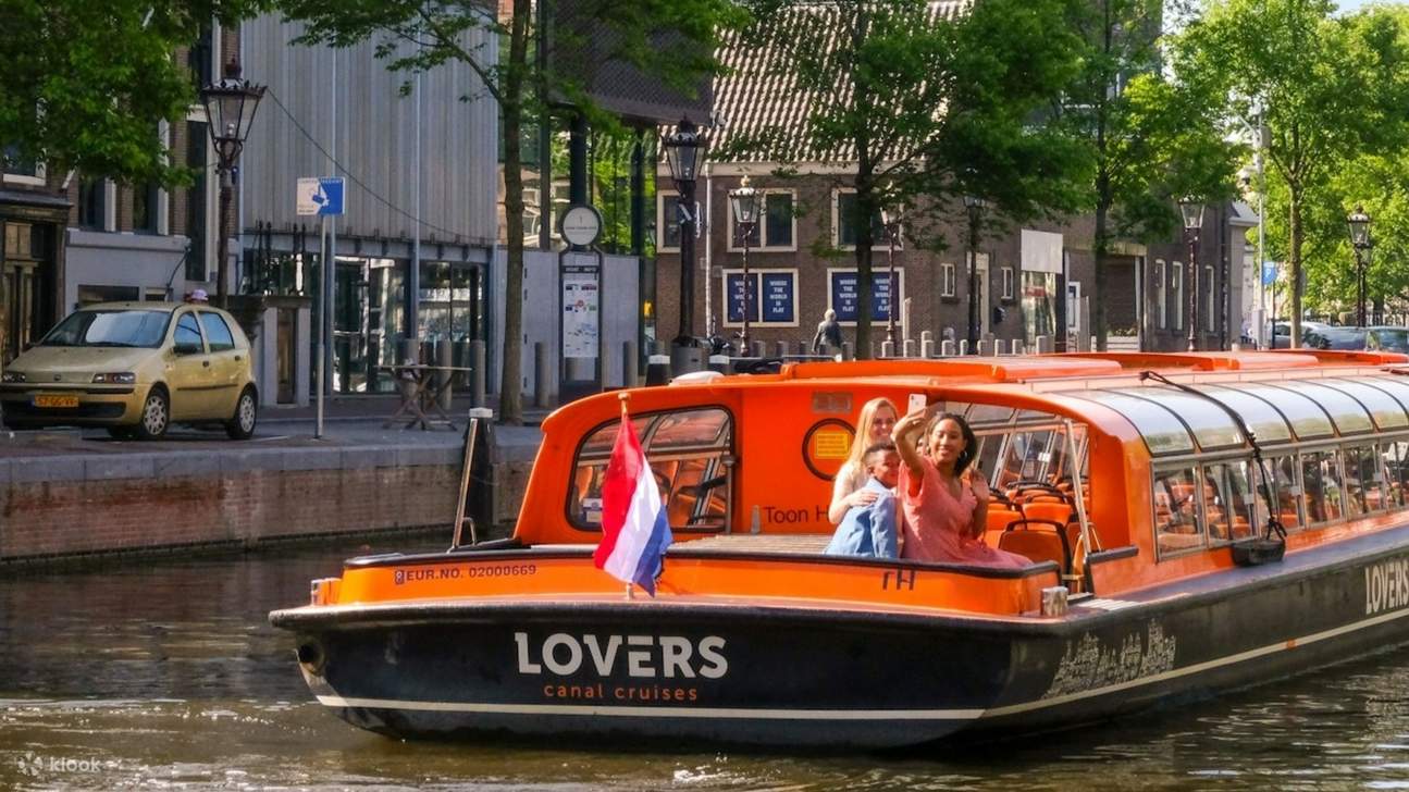 This is Holland 5D flight and canal cruise experience in Amsterdam ...