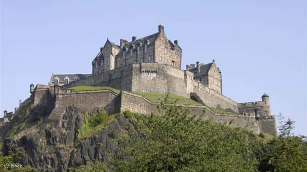 Edinburgh Castle and Hop-on hop-off bus trip from London - Klook Canada