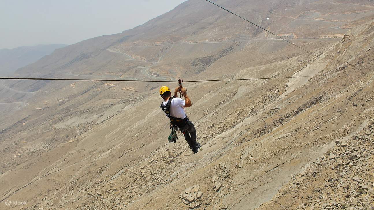 体验世界上最长的 Jebel Jais 高空滑索的刺激,距迪拜仅很短的车程 Klook客路
