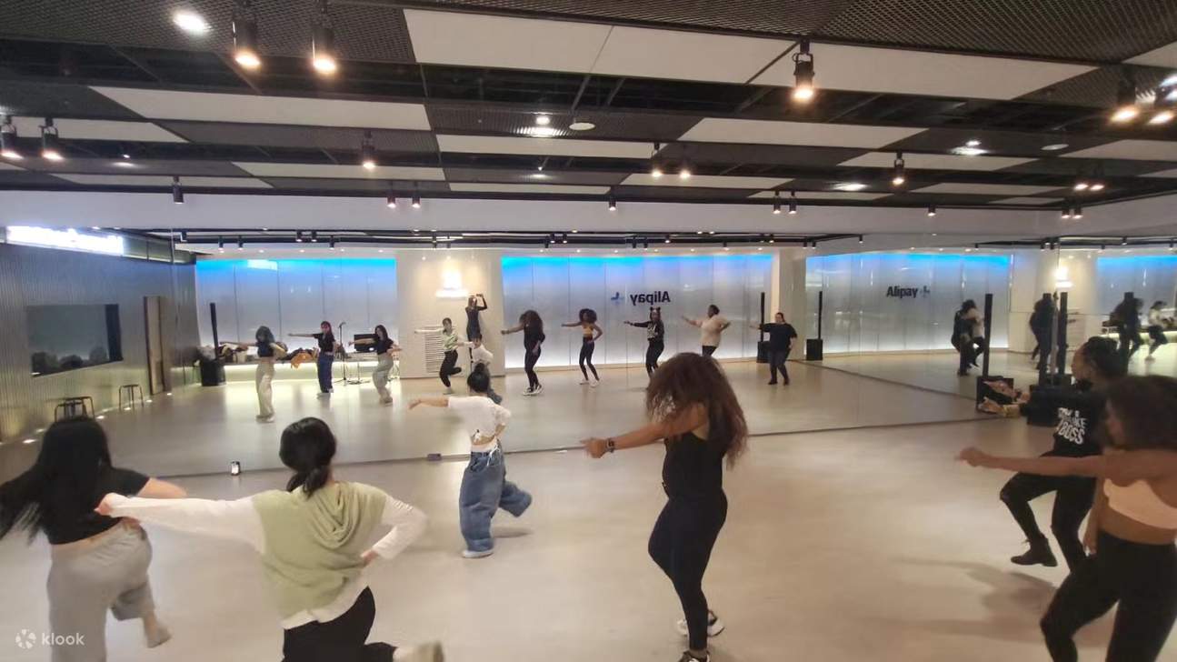 Ktown4u K-pop Dance + Vocal Training One Day Class + Video Shooting - Klook