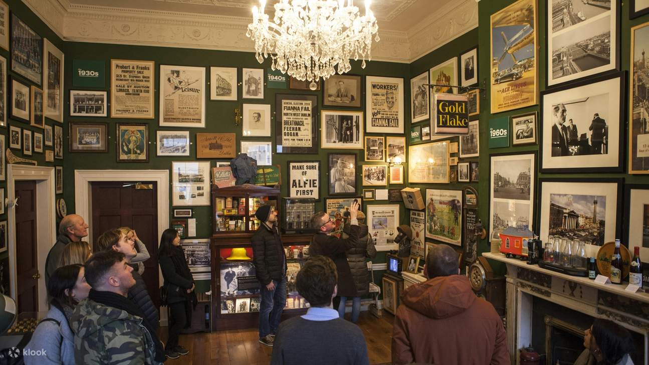 Famous guided tour at The Little Museum of Dublin - Klook Estados Unidos