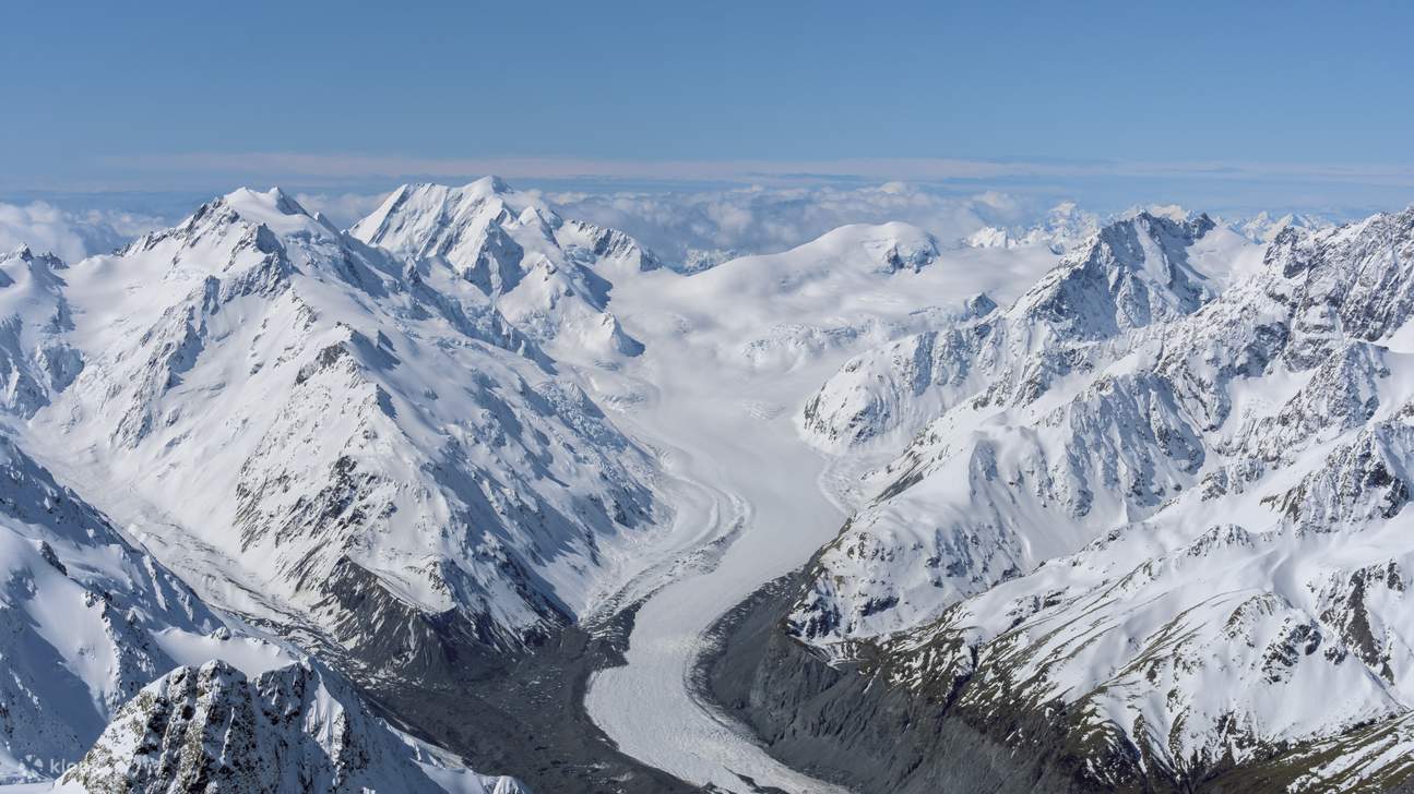 Grand Traverse Scenic Flight Around Mt. Cook and Glaciers From Franz ...