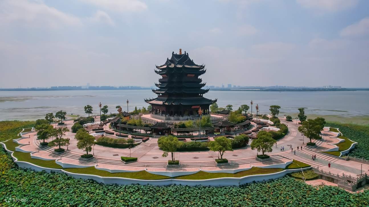 Yangcheng Lake Beauty Legs Scenic Area & Chongyuan Temple & Huayi ...