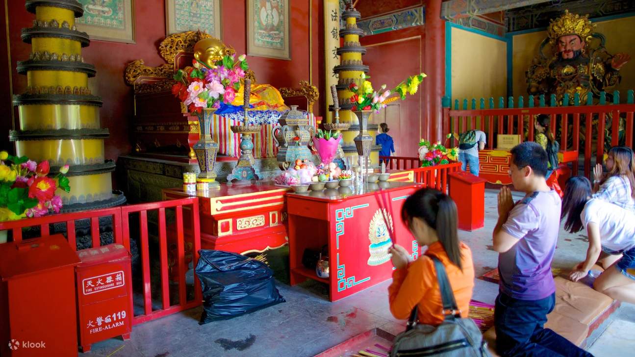Private Tour to Lama Temple, Confucius Temple and Guozijian Museum ...