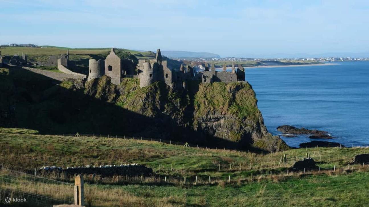 Dublin: Giants Causeway, Dunluce Castle ,Dark Hedges and Belfast ...