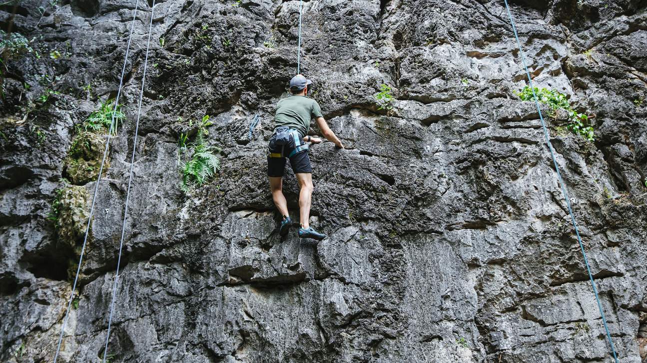 Guilin Yangshuo Outdoor Rock Climbing Experience Half Day Tour - Klook ...