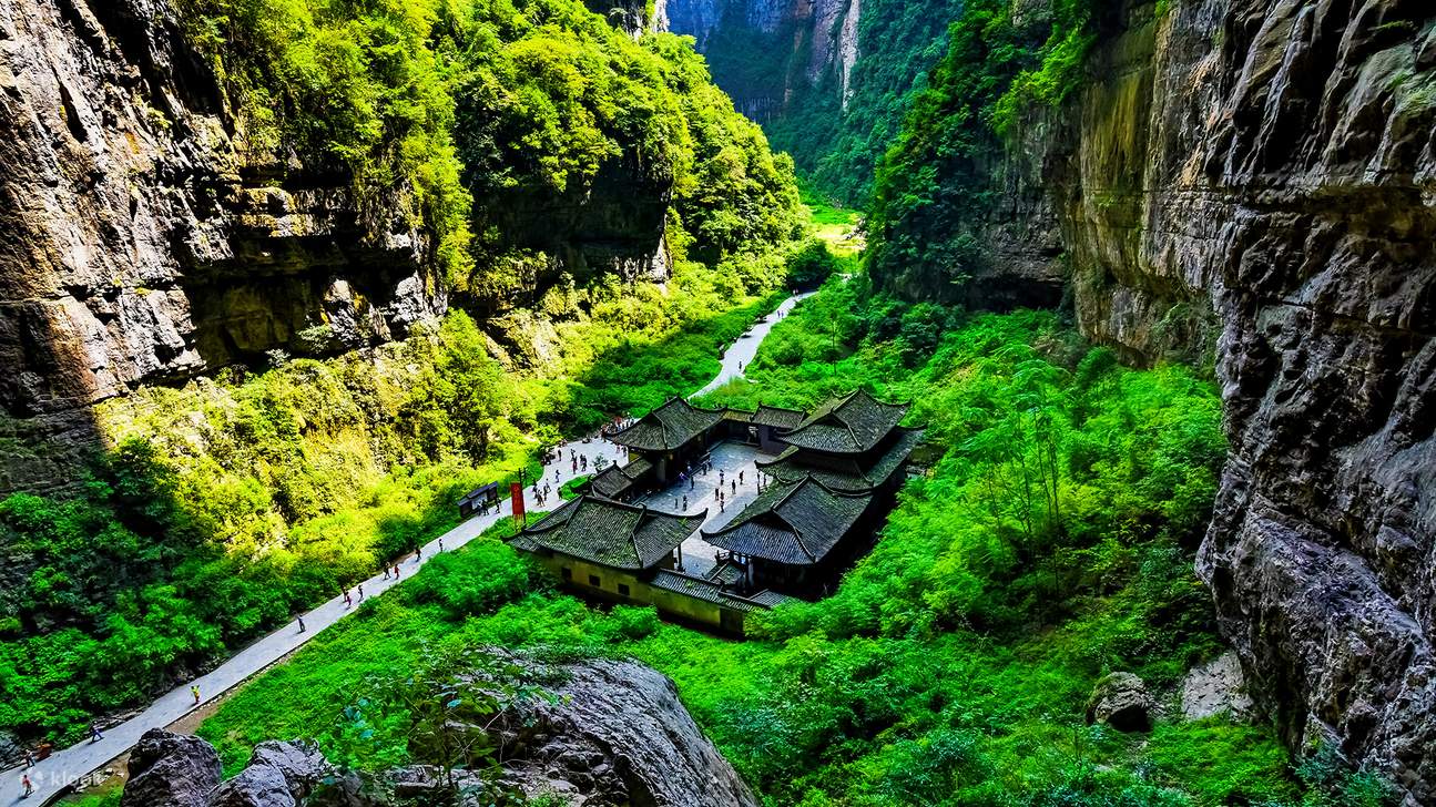 5-Day Private Tour in Wulong, Chongqing (City Walk + Wulong Scenic Area ...