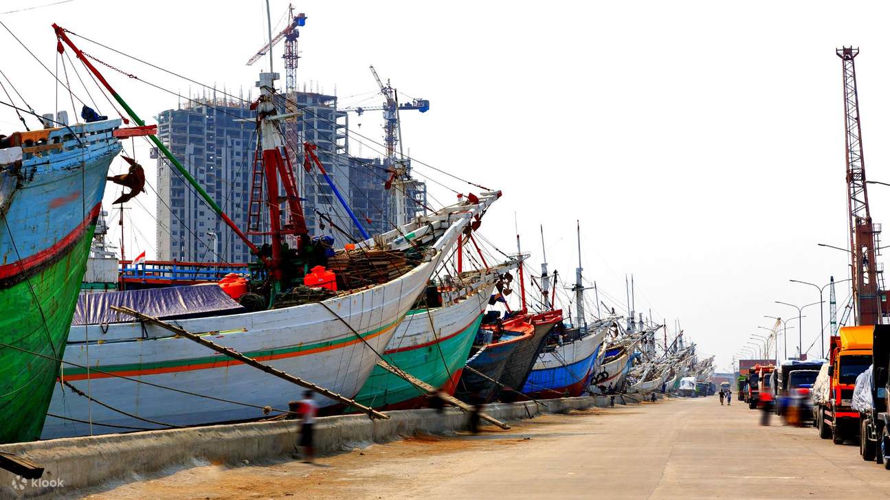 Explore Jakarta Highlight Place | Multilingual Guide - Klook