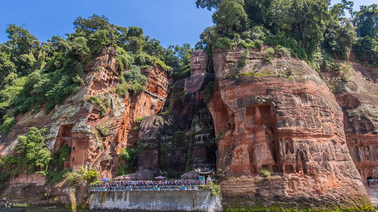 Giant Panda Base + Leshan Giant Buddha One-Day Tour (Depart from ...