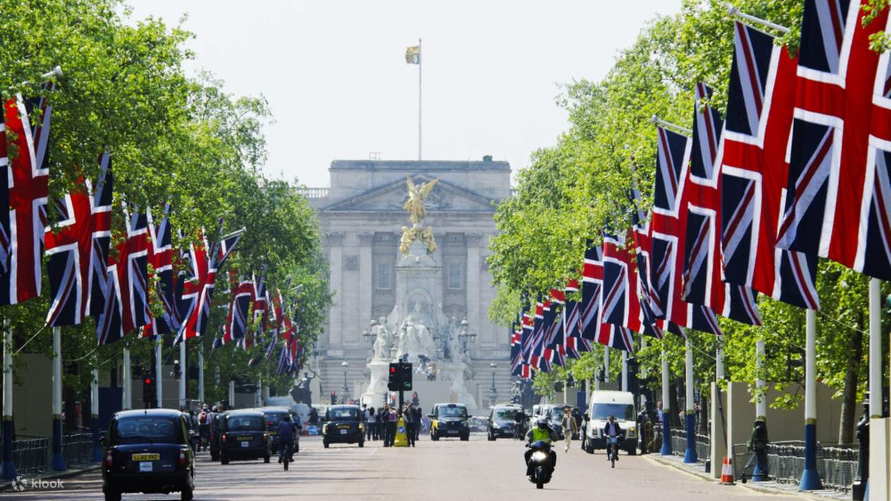London's Amazing Palaces & Parliament Walking Tour - Klook