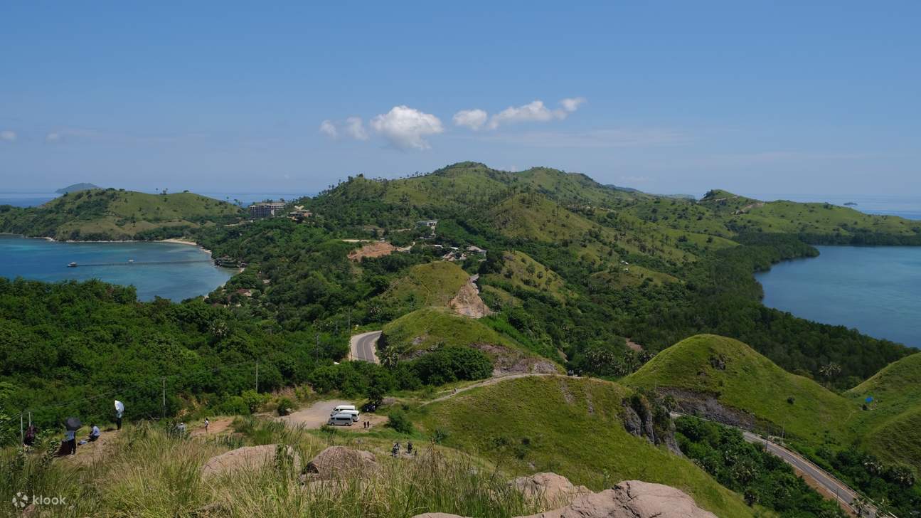 Tur Setengah Hari Batu Cermin & Bukit Sylvia - Klook Indonesia