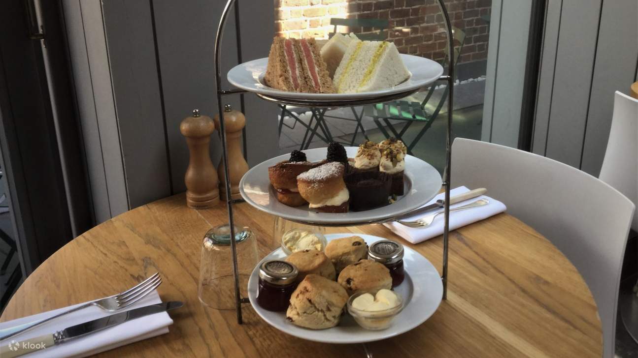 Royal London tour with Westminster Abbey and afternoon tea in London ...