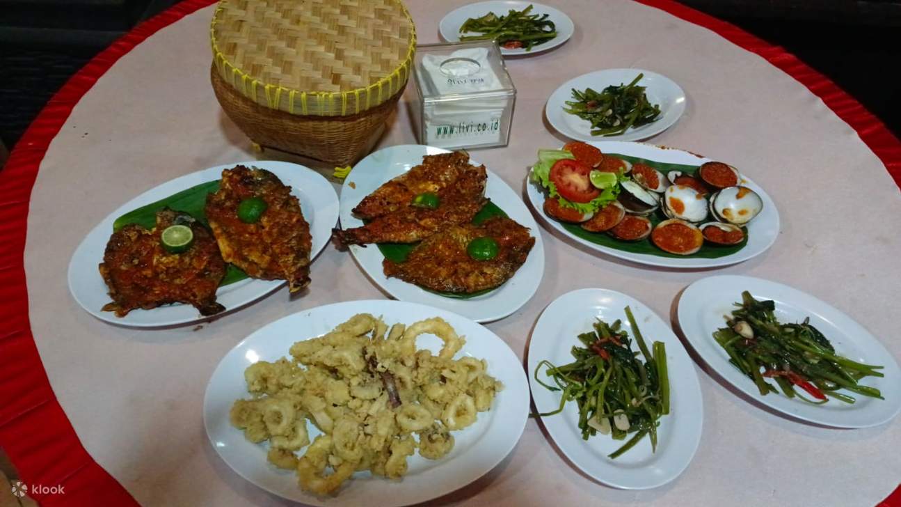 Seafood Dinner at Melati Cafe in Jimbaran Bali - Klook Estados Unidos