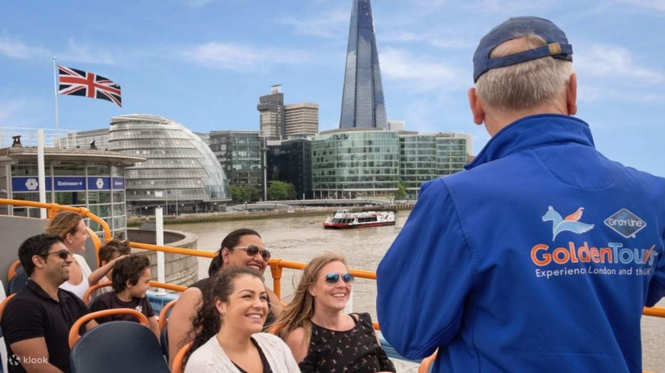 -London hop-on hop-off bus by Golden Tours and The London Dungeon ...