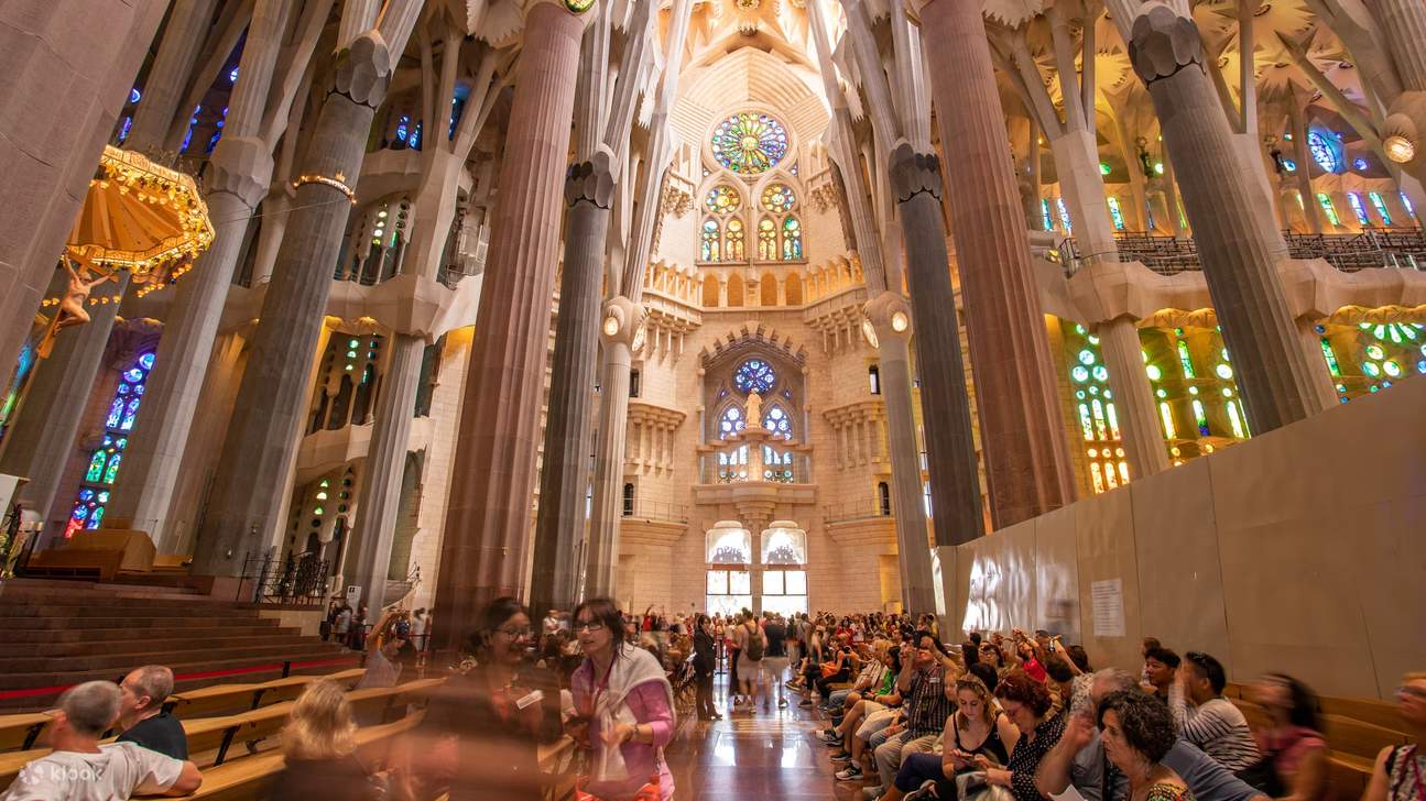 A Must-See in Barcelona: The History and Art of Sagrada Familia - Klook Canada