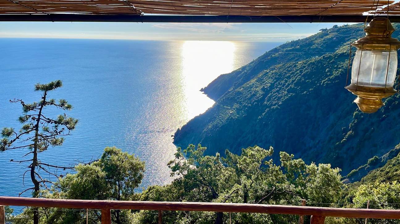 Hiking through the Geosites, terraces, and history of the 5 Terre ...