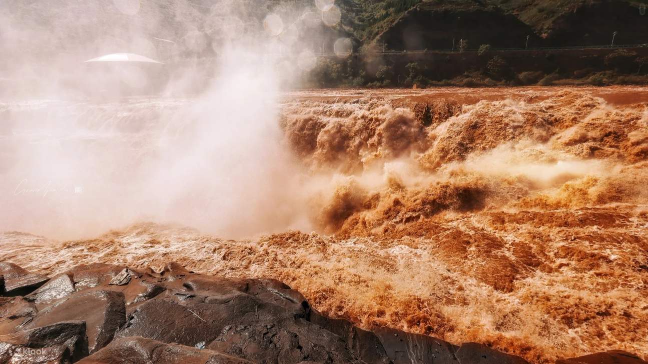 One-Day Tour to Hukou Waterfall and Mausoleum of the Yellow Emperor in ...