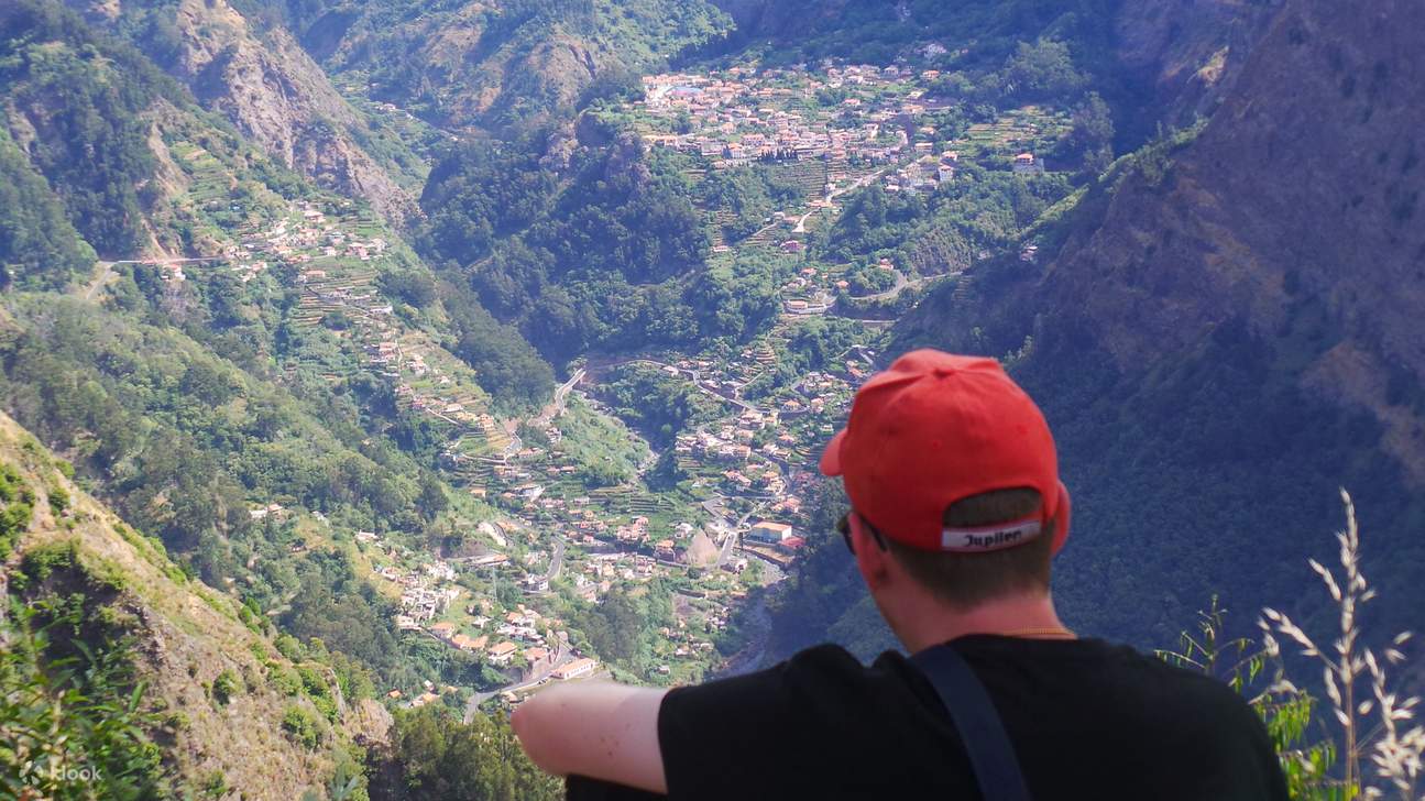 Discover the Beauty of Madeira on an Amazing Skywalk Tour in the Cliff ...