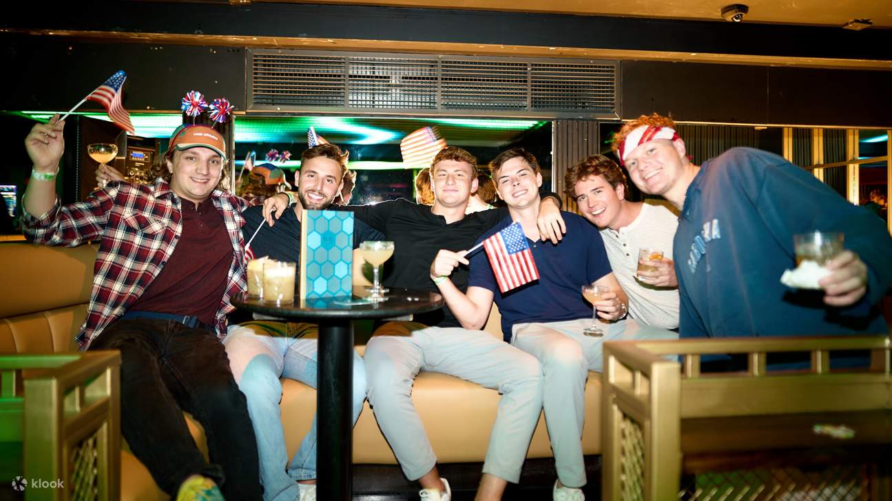 Soho pub crawl experience in London - Klook
