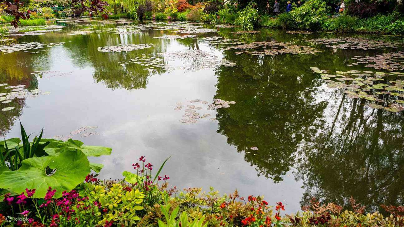 Monet Garden & Elephant Trunk Hill Chinese Day Tour (Depart from Paris ...