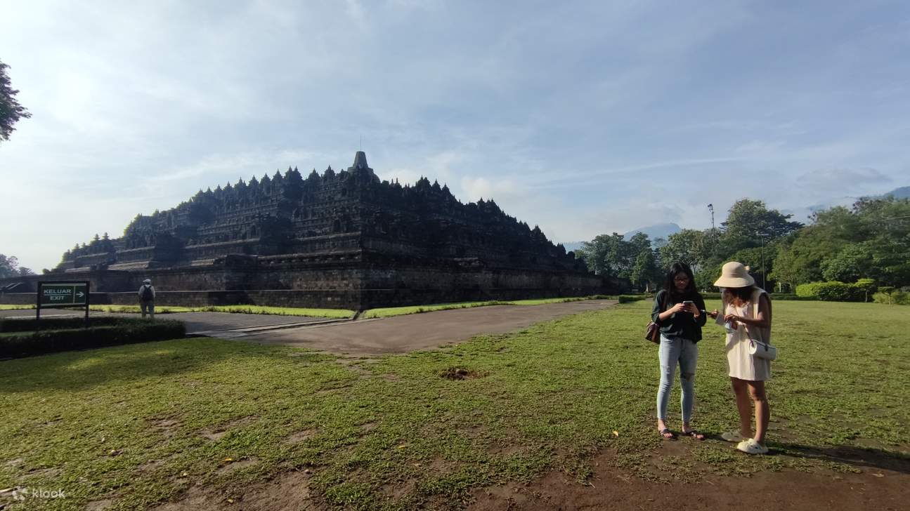 Visite du temple de Borobudur et du Népal Van Java Trekking Experience au départ de Yogyakarta ...
