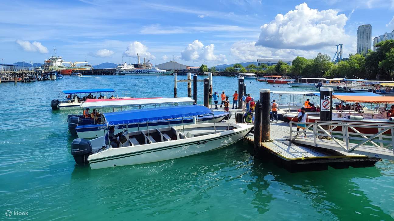 Snorkeling at Dream Catcher Island | Kota Kinabalu - Klook India