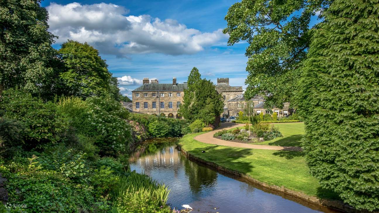 "Quality Small Group English Tour (April-October Only)" Peak District ...