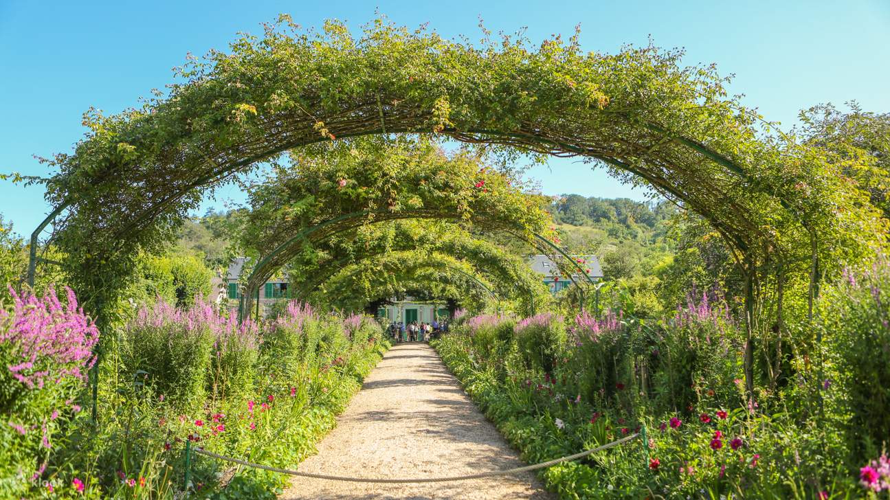 Fondation Monet + Museum of Impressionism tour in Giverny from Paris ...