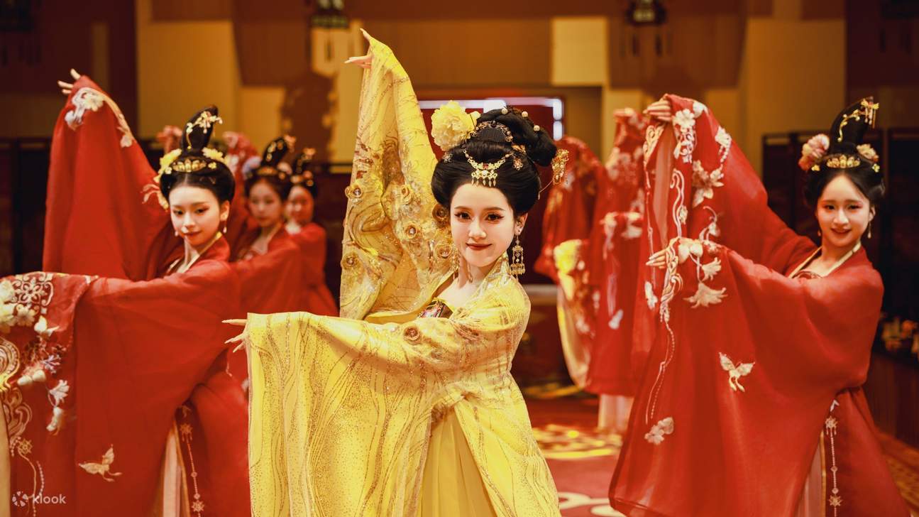 Pengalaman Kenduri Istana Jamuan Chongqing Qingyu • Restoran istana ...