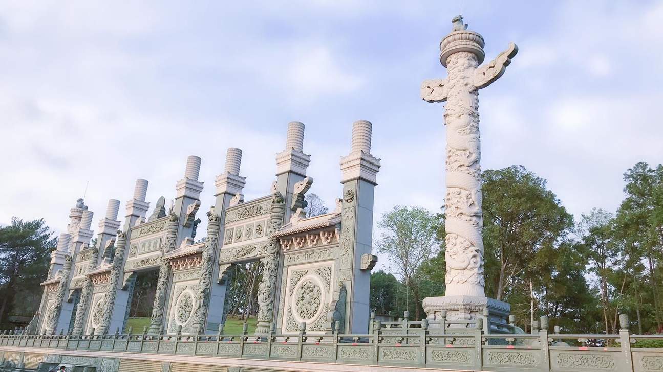 Nantou: Sun Moon Lake Crescent Bay & Gaomei Wetlands Day Tour from ...