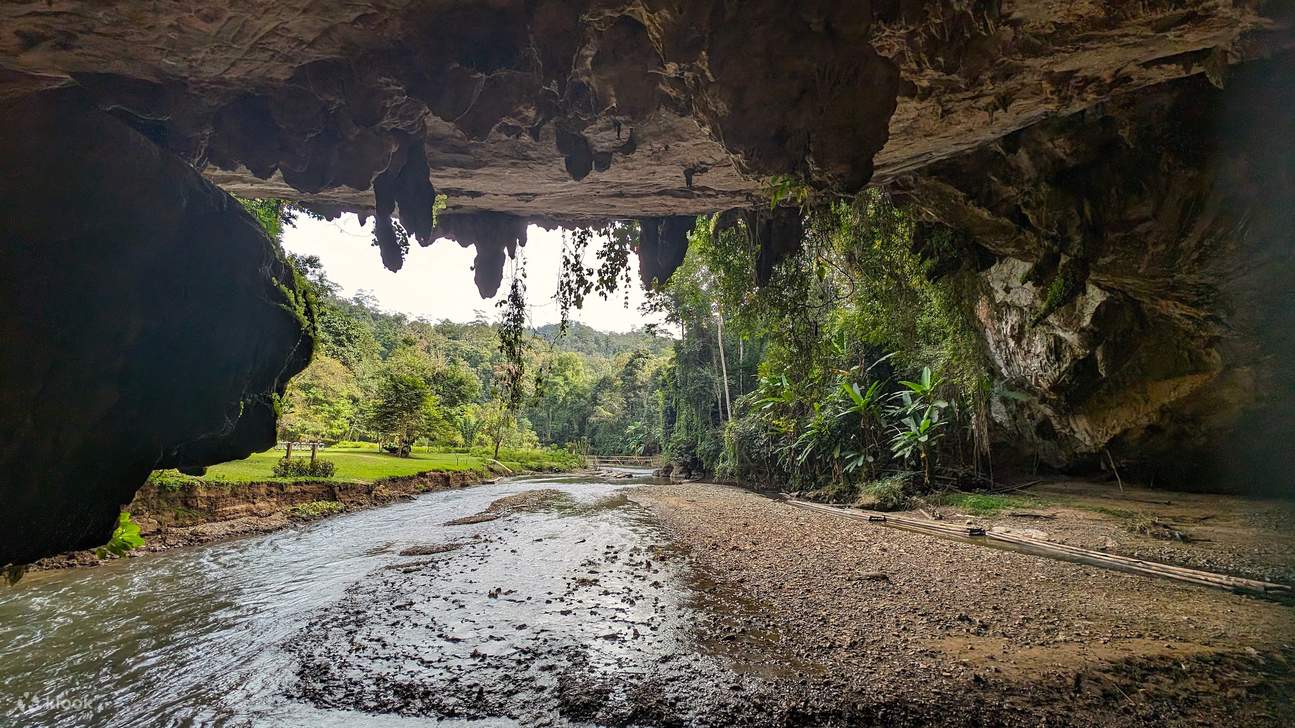From Pai: Sunrise Private Tour Jabo Viewpoint & Nam Lod Cave - Klook
