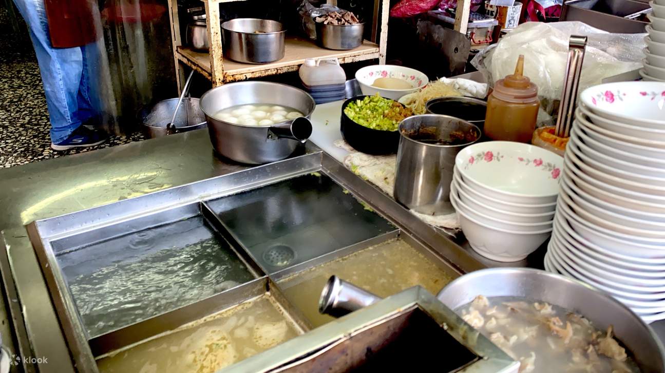 Traditional Market & Food Tour in Taipei - Klook