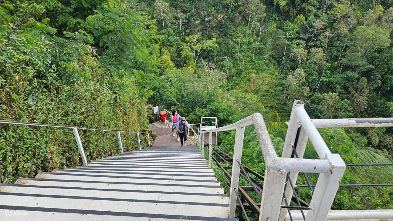 Private Trip Tumpeng Menoreh, Gamplong, dan La Li Sa dari Yogyakarta ...