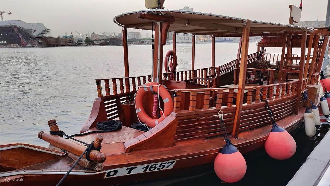 Burj Khalifa sunset abra experience in Dubai - Klook Australia