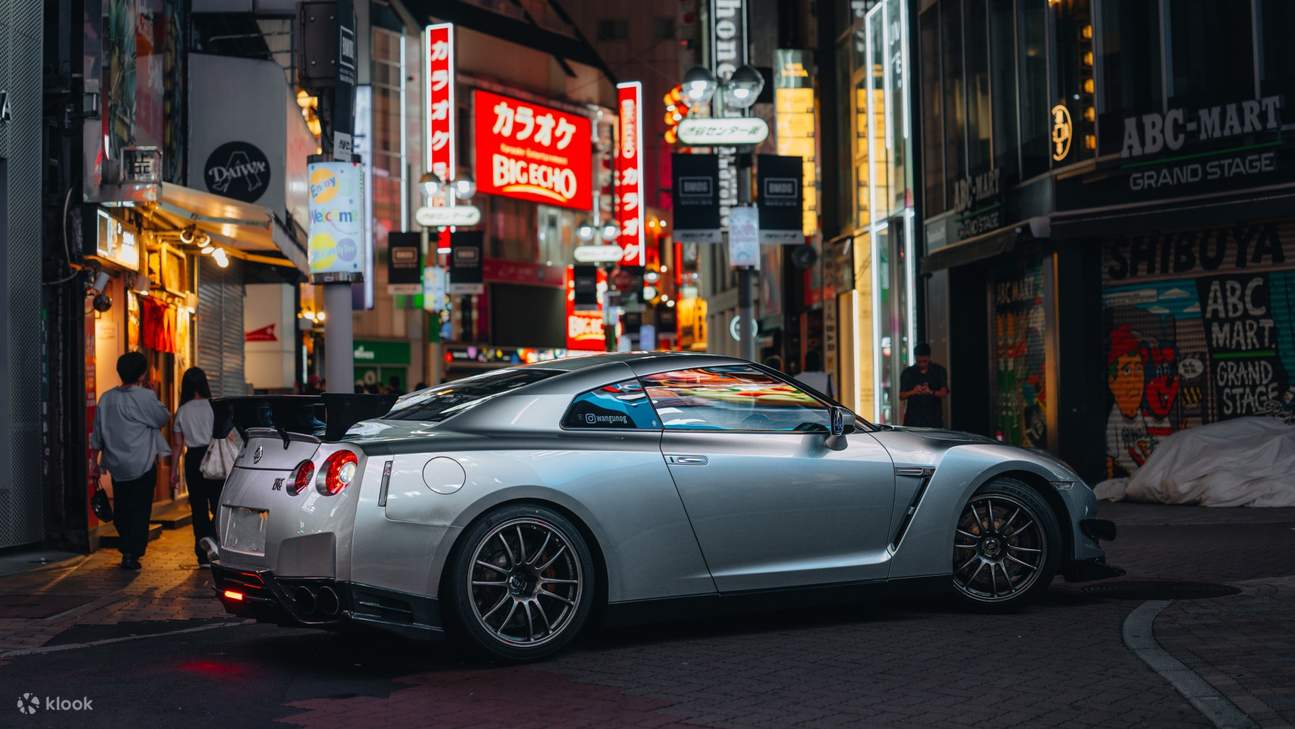 Tokyo: Daikoku Car Meetup & Night City Tour with Local Guide - Klook