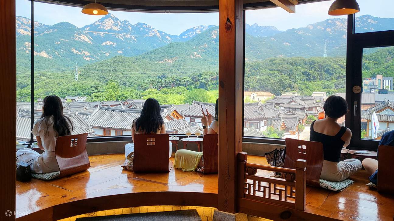 Seoul Cherry Blossom & POKPO Waterfall Cafe One Day Tour - Klook India