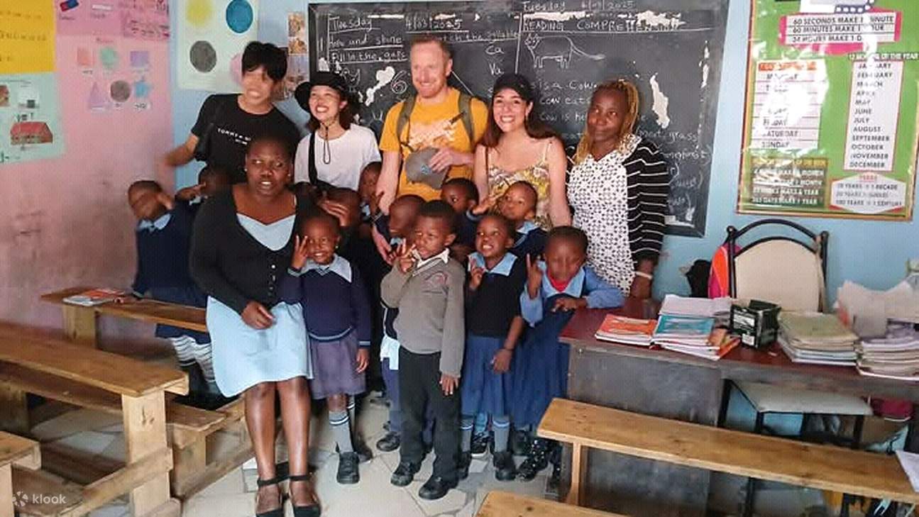Nairobi: Tour por el barrio pobre de Kibera con emprendedores sociales ...