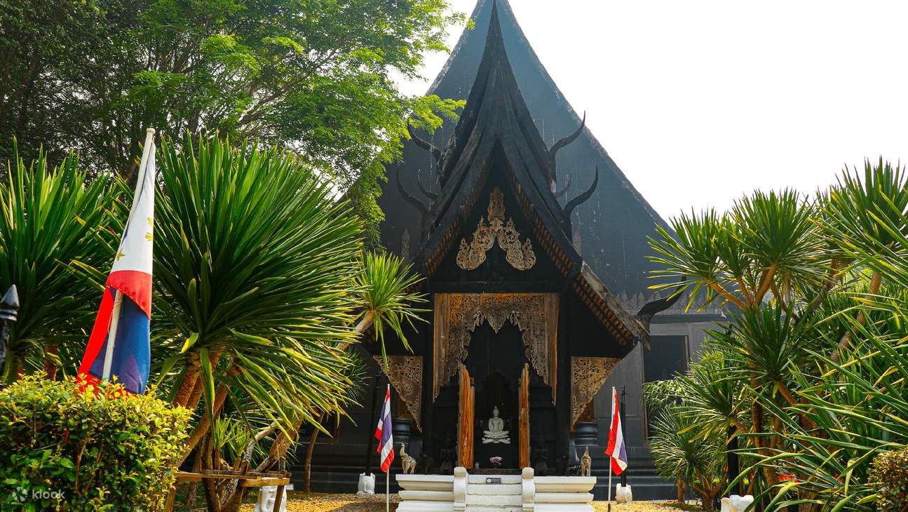 Chiang Rai: Famous Temples and Golden Triangle Day Tour - Klook India