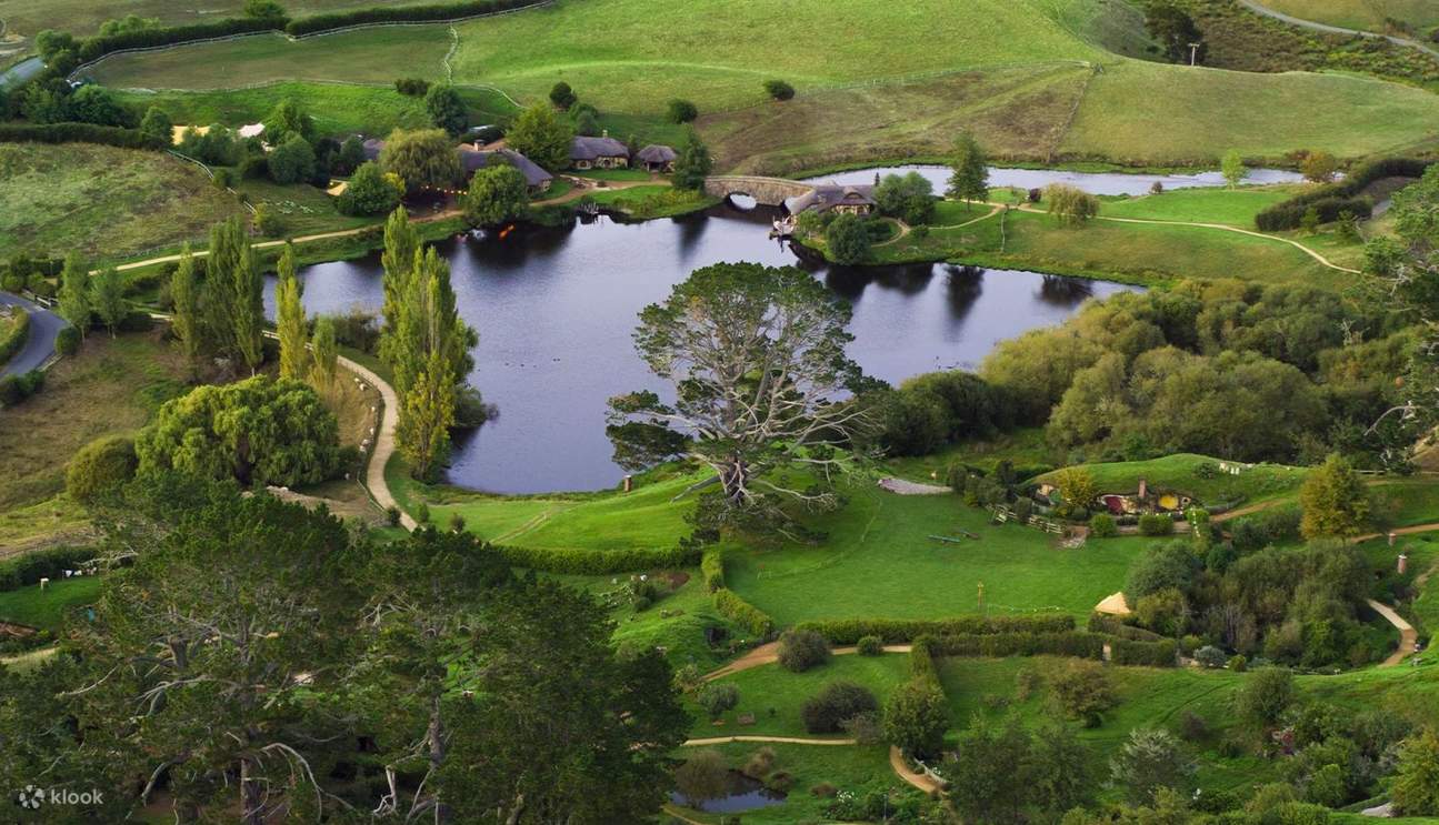 Hobbiton Movie Set & Rotorua Day Tour from Auckland - Klook Australia