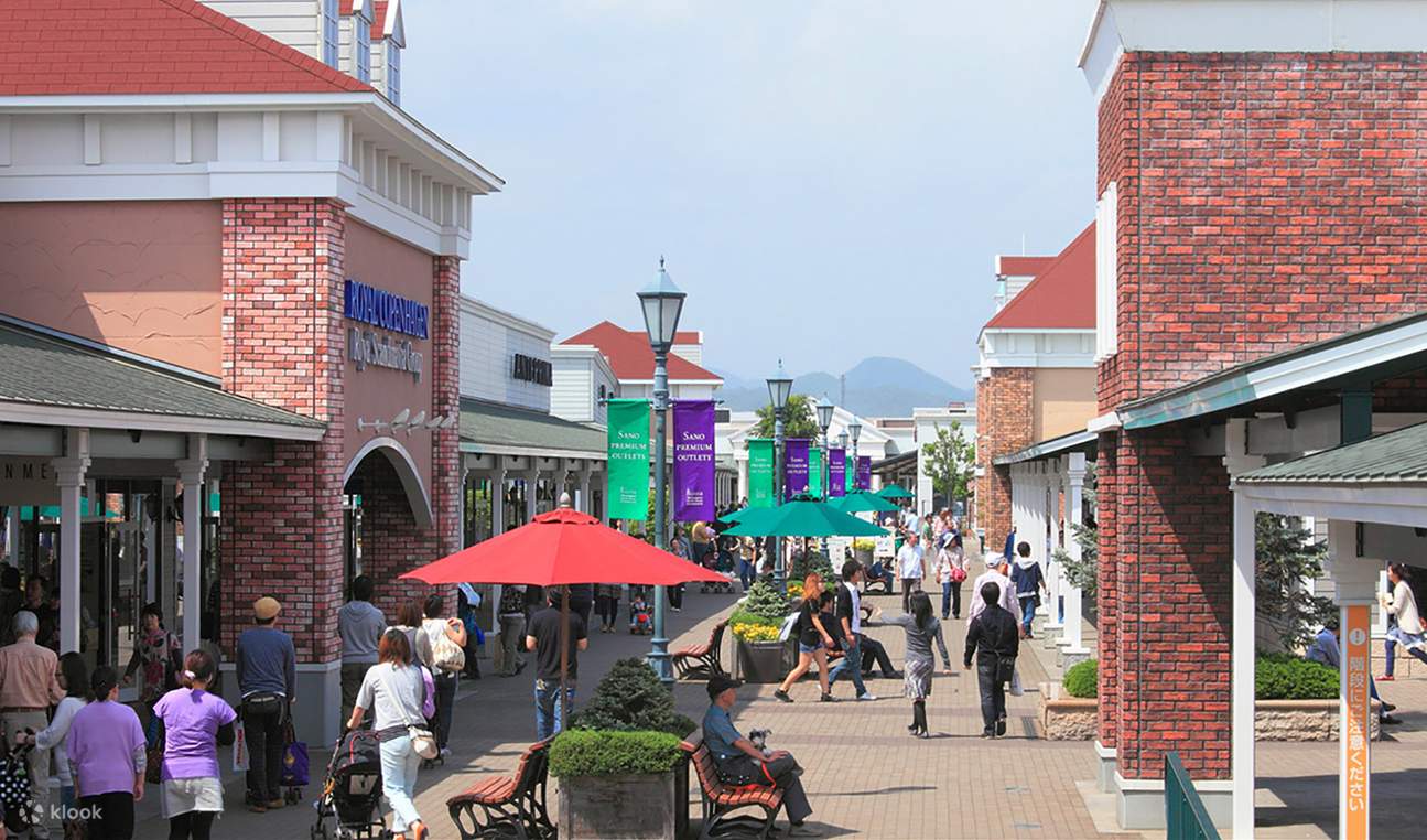 Ashikaga Flower Park & All You Can Eat Stroberi & Sano Premium Outlets ...