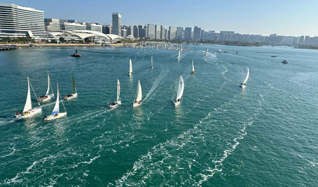 Xiamen, Fujian Sailing & Gulangyu Island 1-Day Tour (Sailing Experience ...