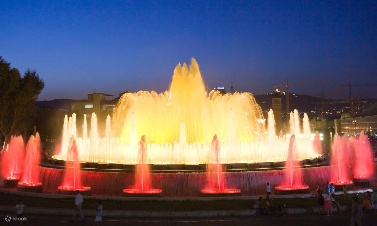 Barcelona Magic Fountain, Beach, & Gothic Quarter Night Tour - Klook ...