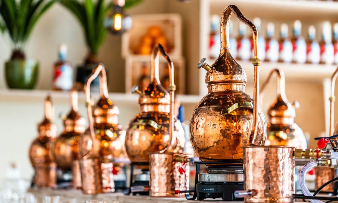 Distilling Class in Amsterdam - Klook, Vereinigte Staaten