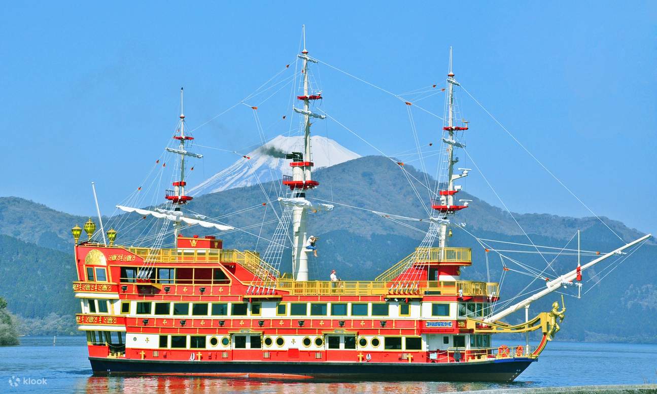 Hakone Shrine & Lake Ashi Maritime Torii & Hakone Pirate Ship ...