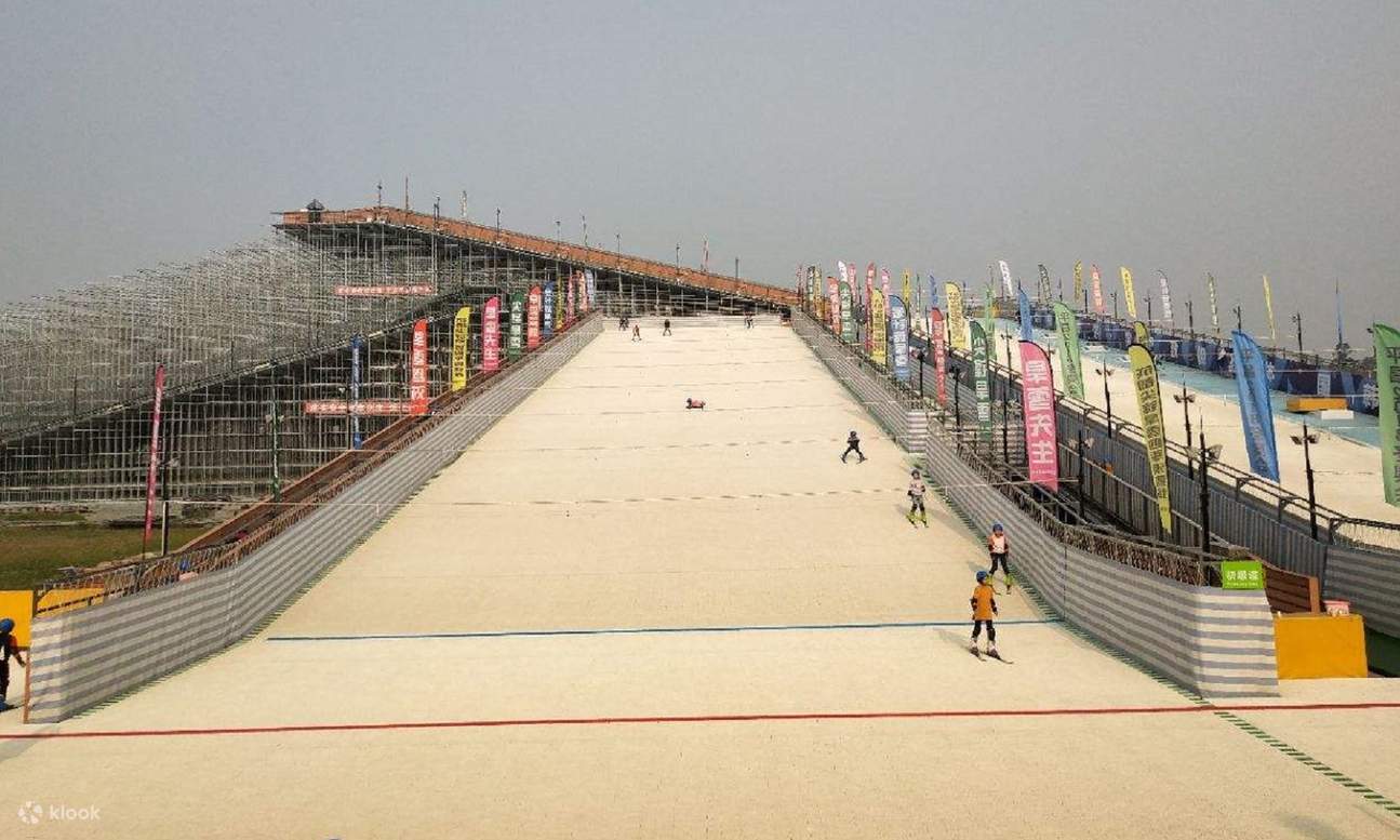 Xindu JF Dry Ski Four Seasons Resort Ticket in Chengdu - Klook